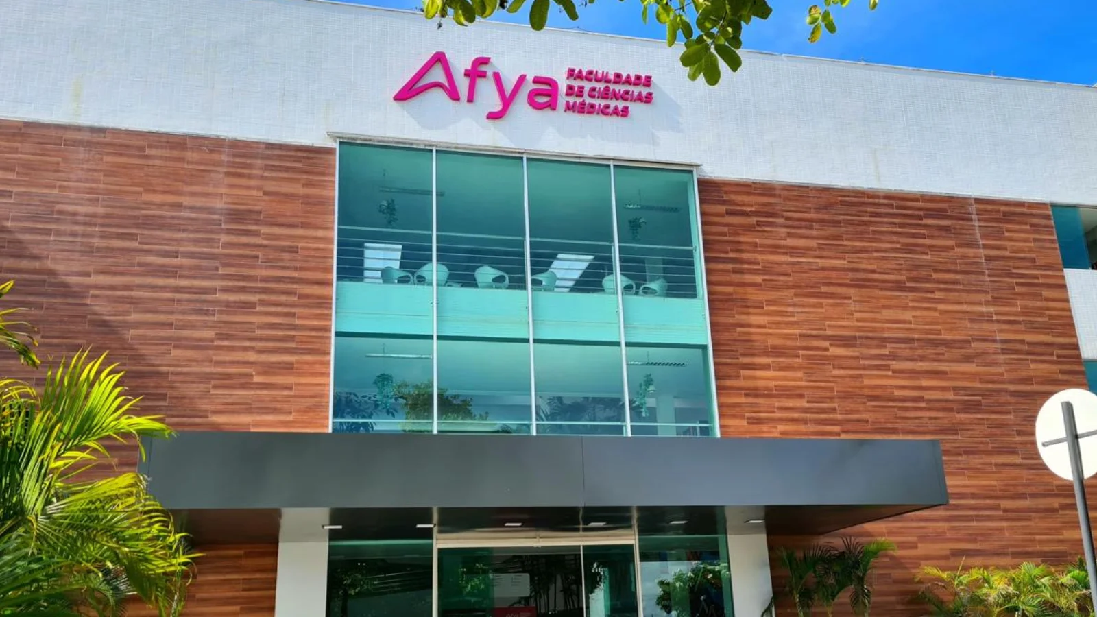 Afya Tem Vagas Para Auxiliar Comercial, Professor, Técnico De ...